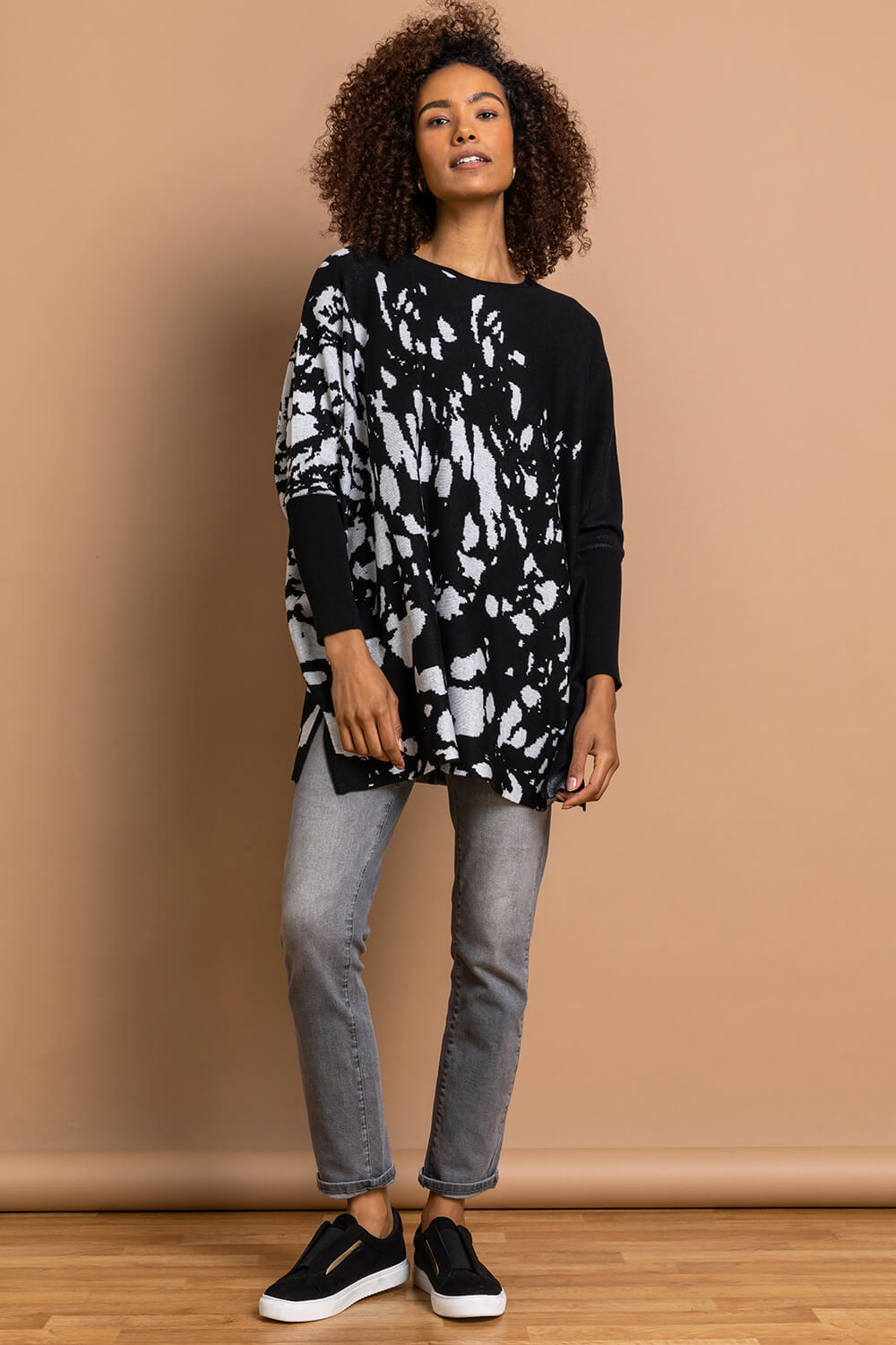 Relaxed Abstract Print Jumper in Black - Roman Originals UK
