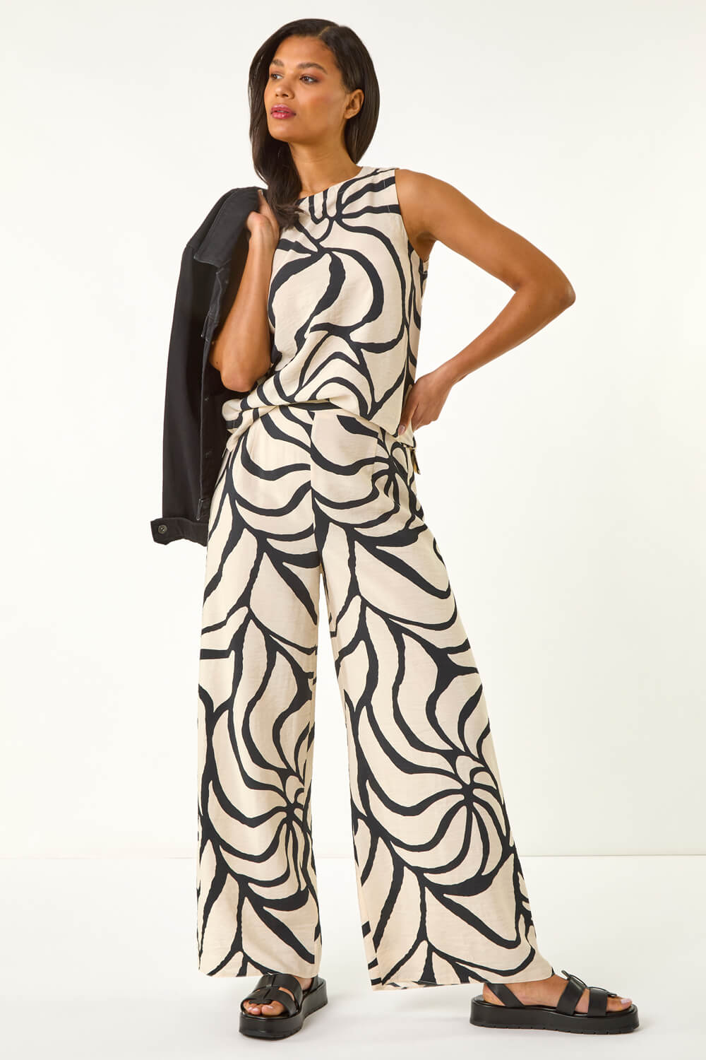 Black Mono Floral Palm Print Wide Leg Trouser | Roman UK