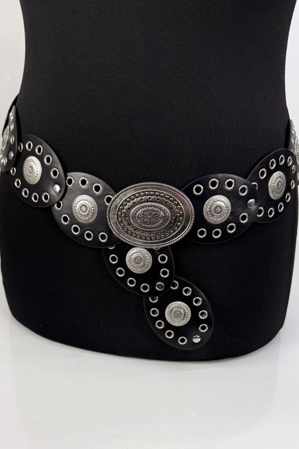 Black Oval Disc Belt | Roman UK