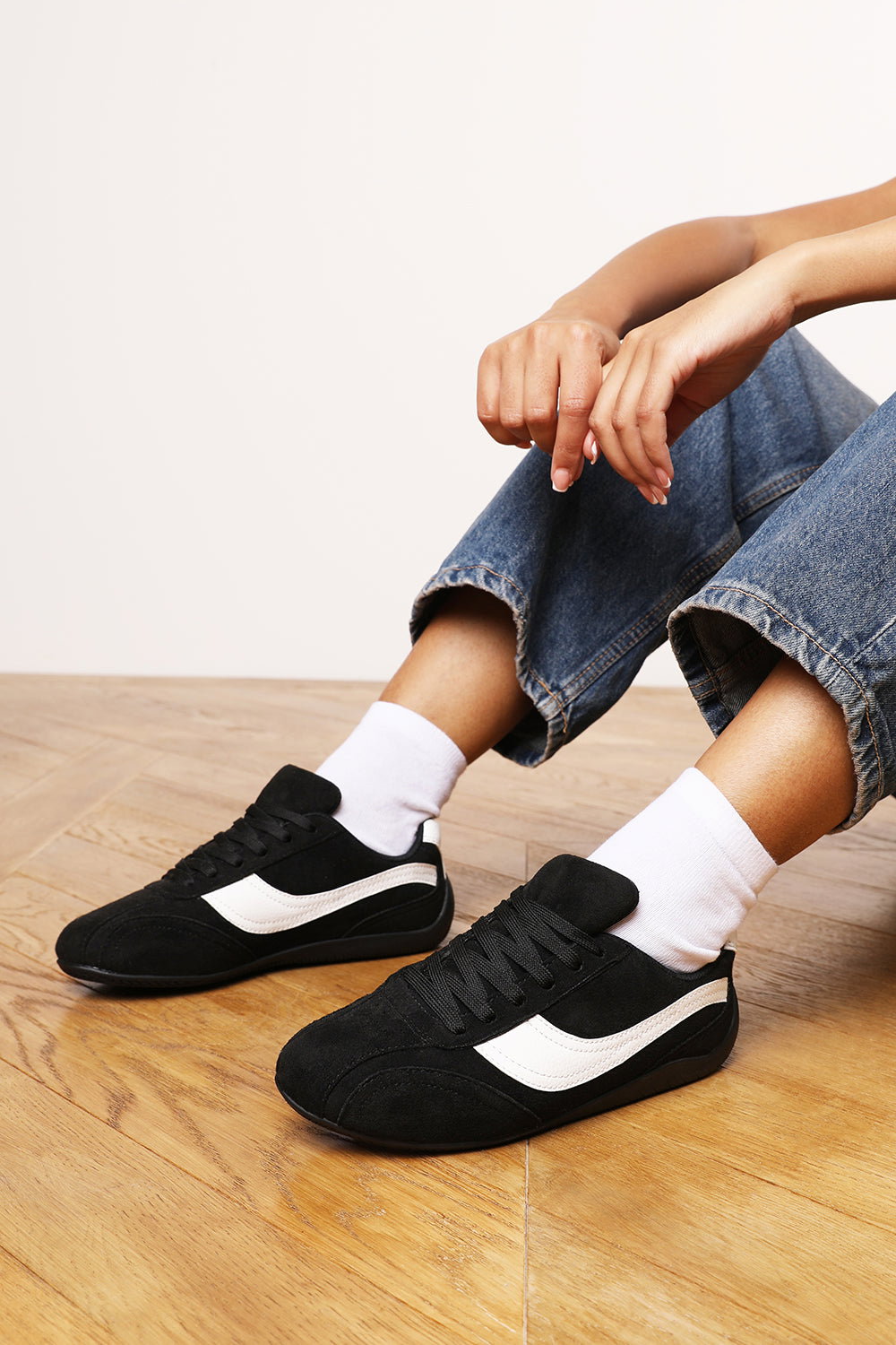 'Venice' Low-Top Lace Up Trainer